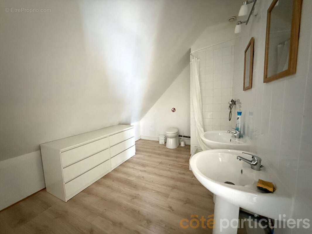 Vente Maison 187 m² Saint-Amand-Montrond