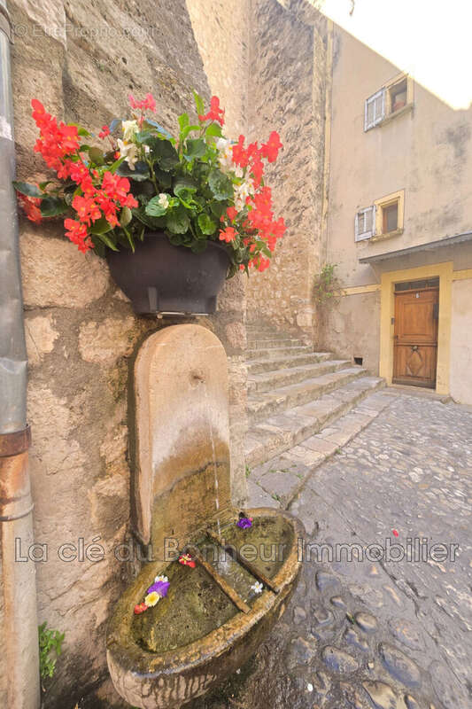 Vente Maison 104 m² Moustiers-Sainte-Marie