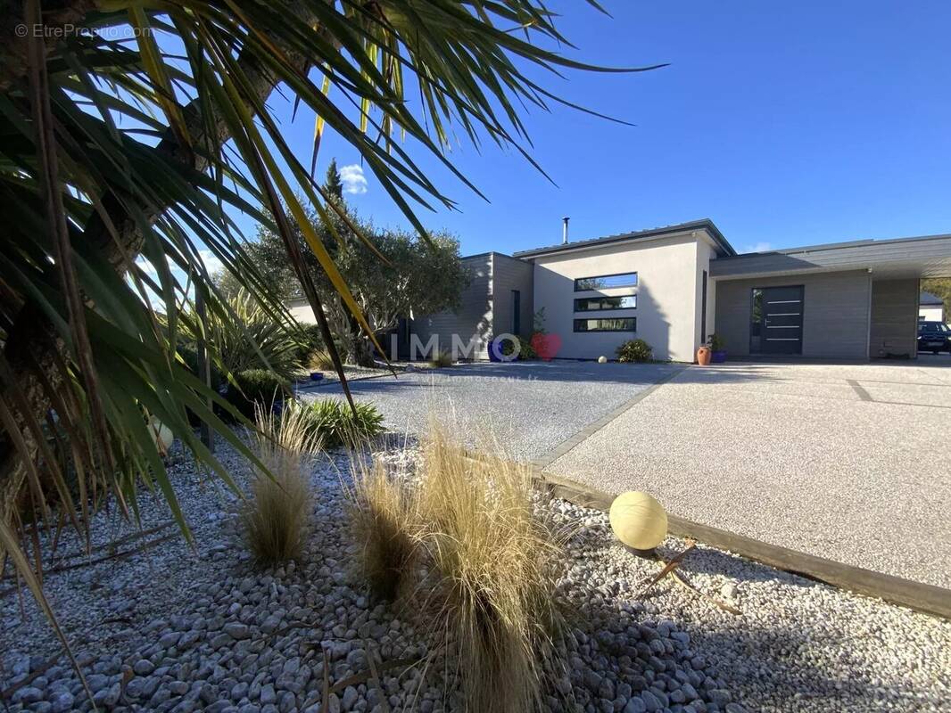 Vente Maison 211 m² Medis