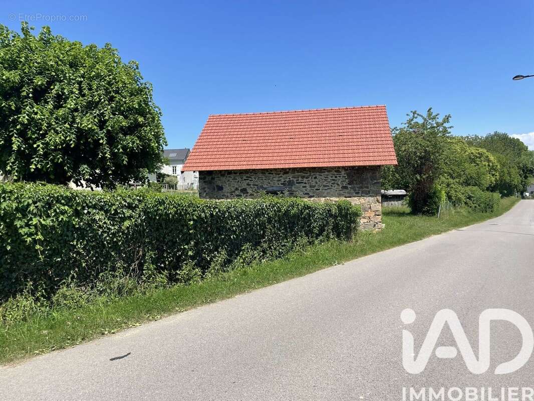 Vente Maison 80 m² Saint-Germain-Les-Belles