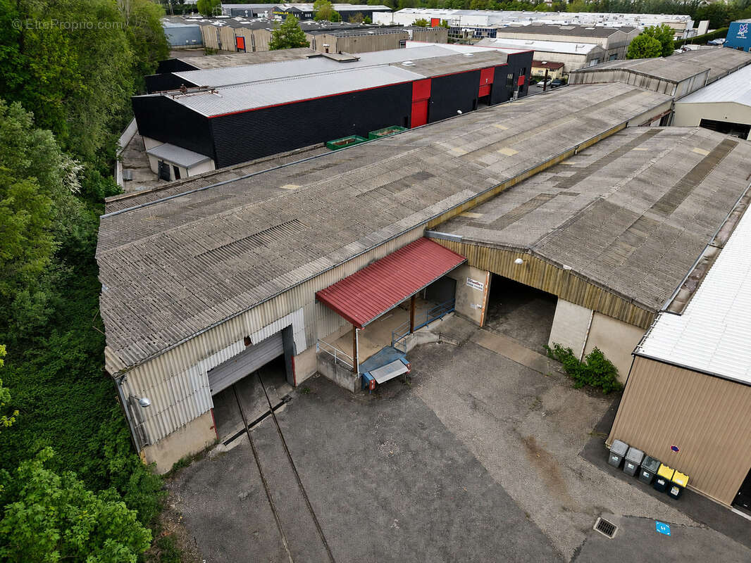 Vente Commerce 1 099 m² Saint-Etienne
