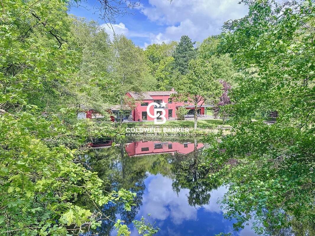 Vente Maison 500 m² La Roche-Sur-Yon - EtreProprio