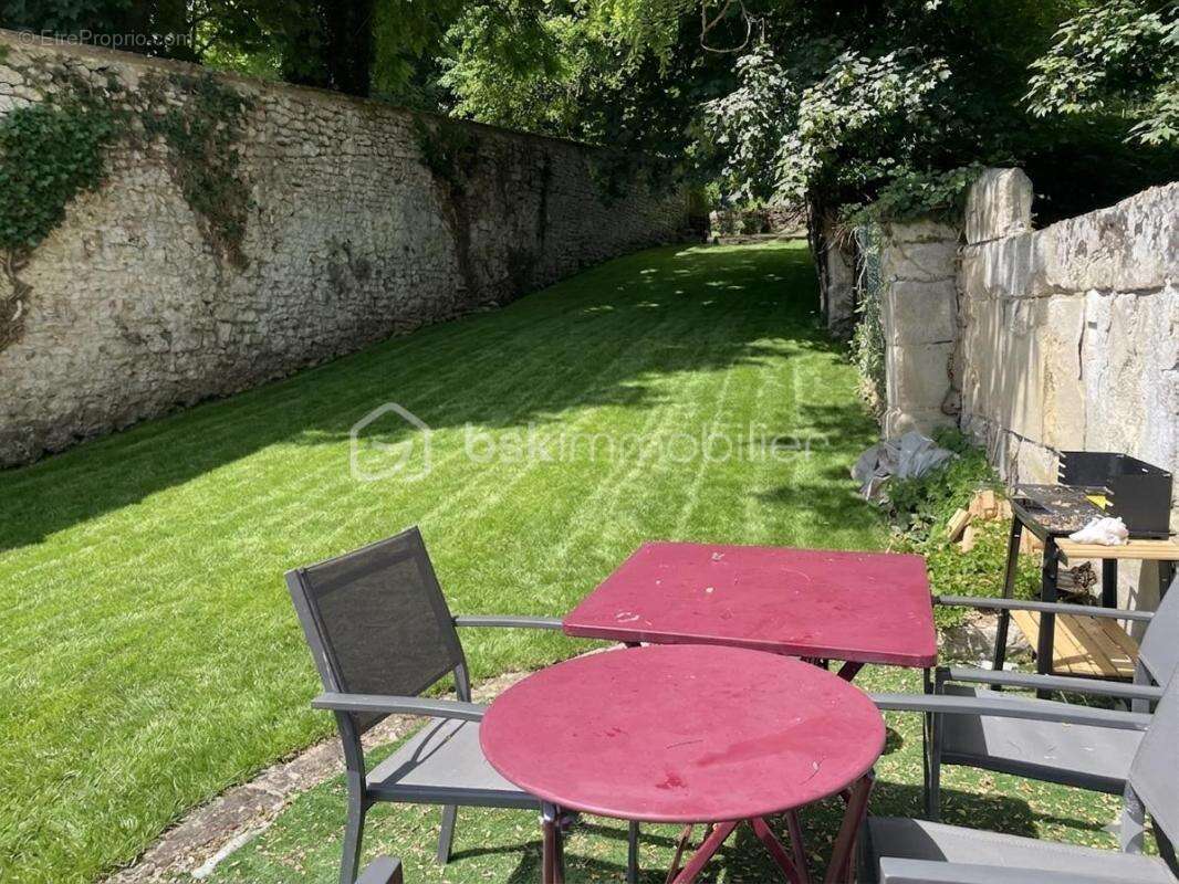 Vente Appartement 556 m² Chaumont-En-Vexin