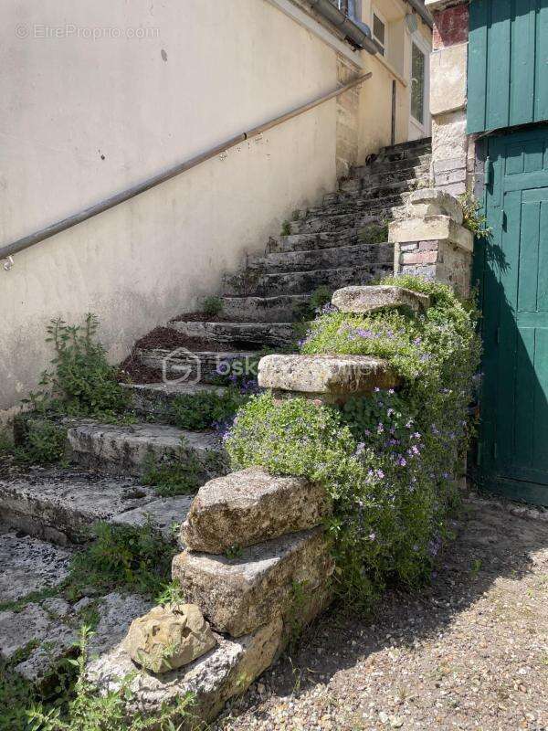 Vente Appartement 556 m² Chaumont-En-Vexin