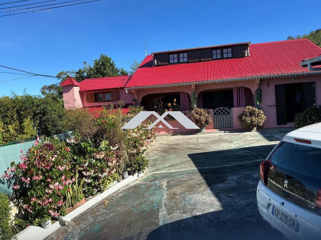 Vente Maison 113 m² Saint-Leu - EtreProprio