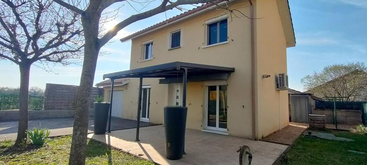 Vente Maison 90 m² Hieres-Sur-Amby