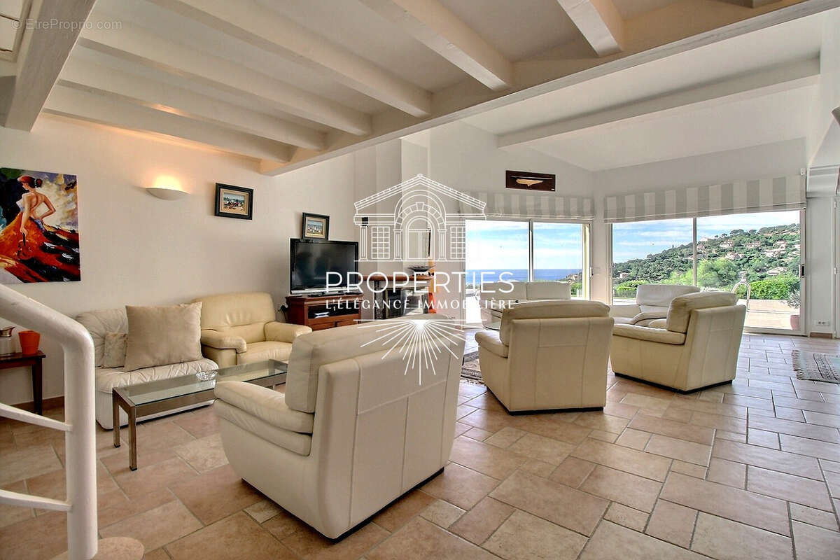 Vente Maison 272 m² Cavalaire-Sur-Mer