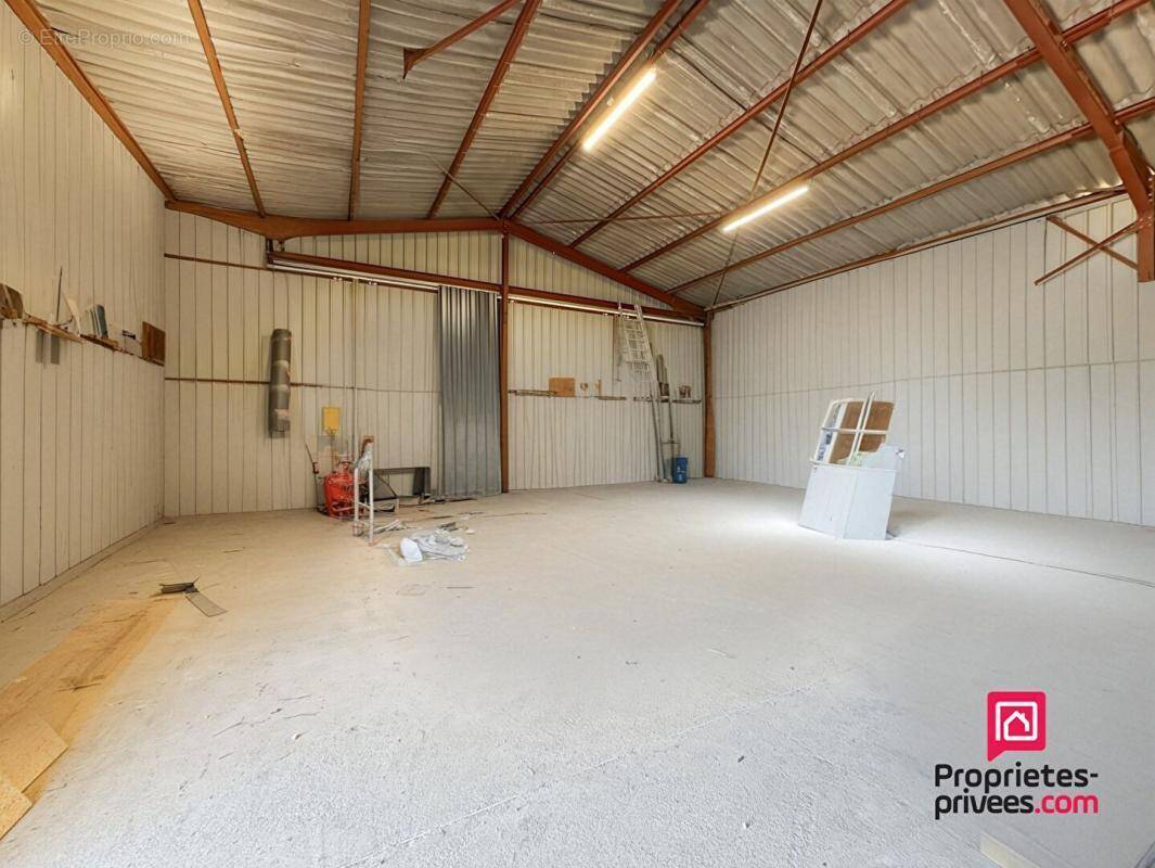 Vente Parking 220 m² Avallon
