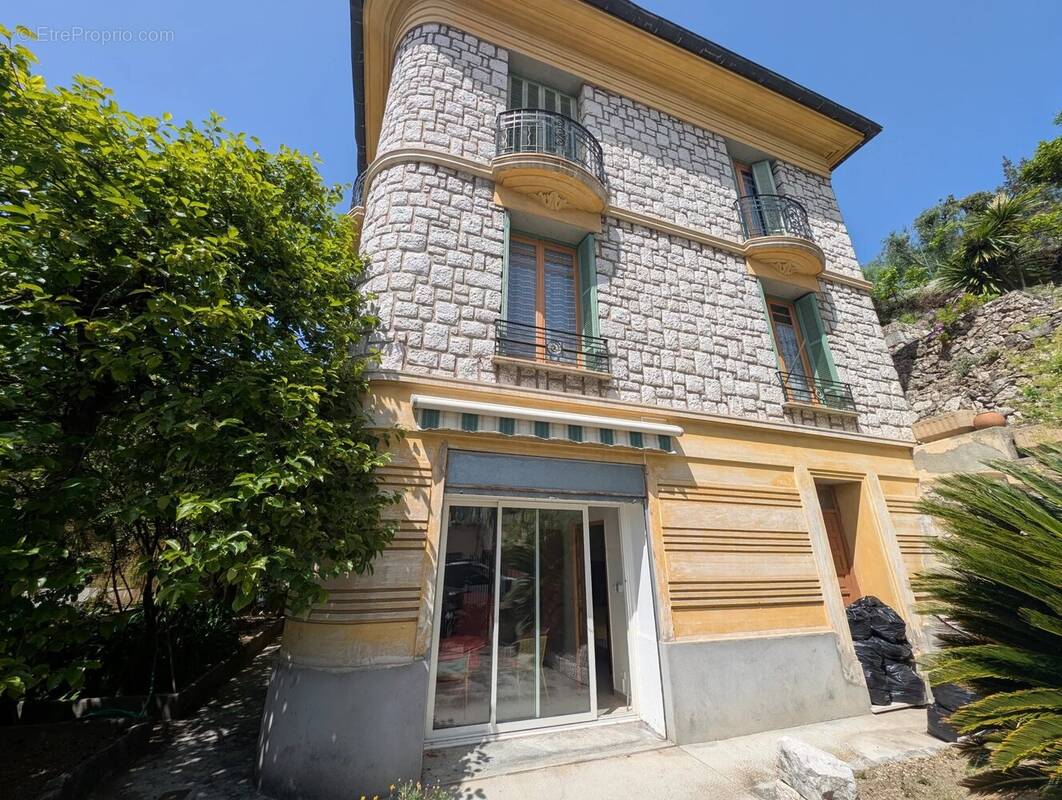 Vente Maison 220 m² Nice - EtreProprio