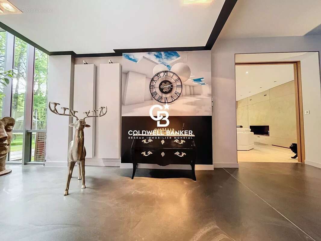 Vente Maison 500 m² La Roche-Sur-Yon - EtreProprio