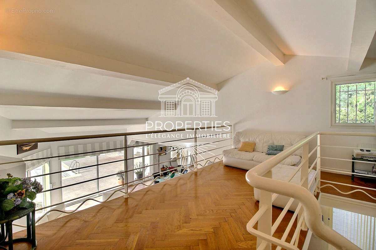 Vente Maison 272 m² Cavalaire-Sur-Mer