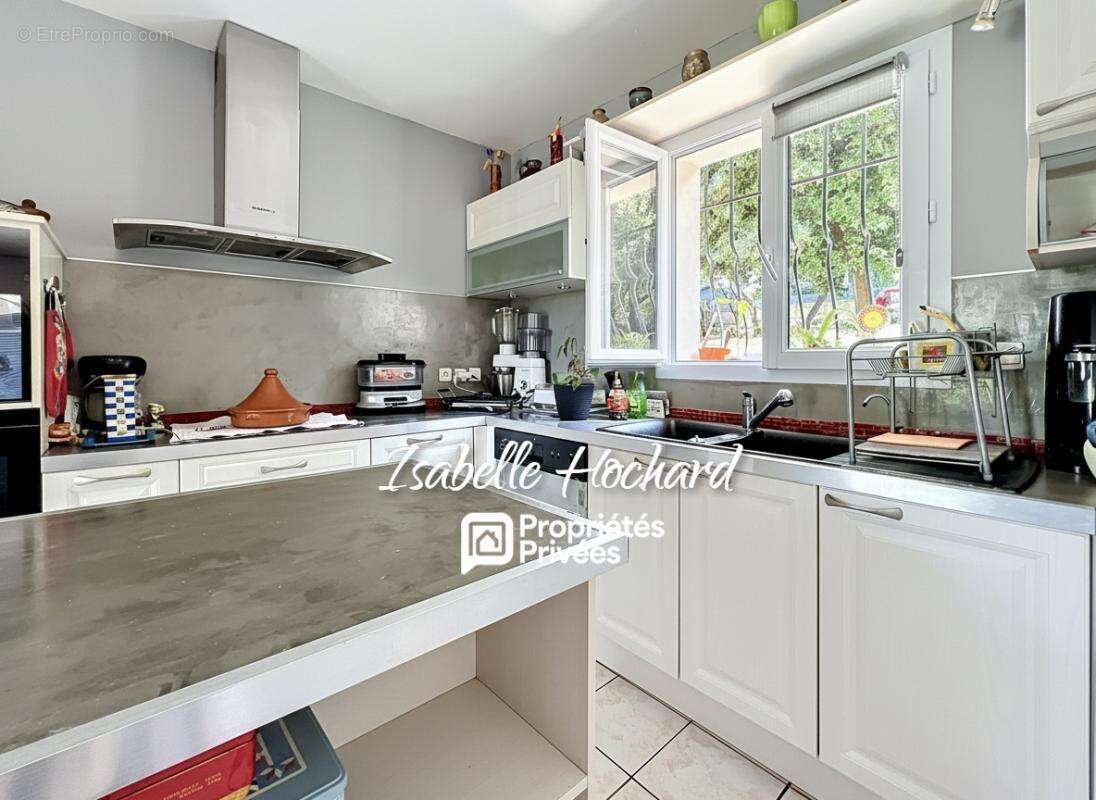 Vente Maison 121 m² Sainte-Anastasie-Sur-Issole
