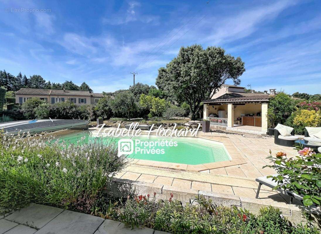Vente Maison 121 m² Sainte-Anastasie-Sur-Issole