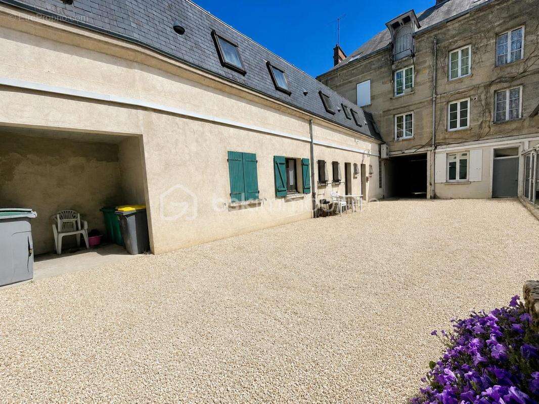 Vente Appartement 556 m² Chaumont-En-Vexin